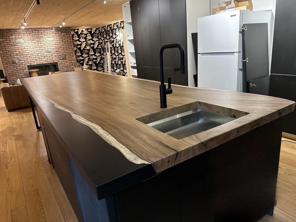 The Detailed Artistry of Custom Millwork: What Sets Handcrafted Furnit